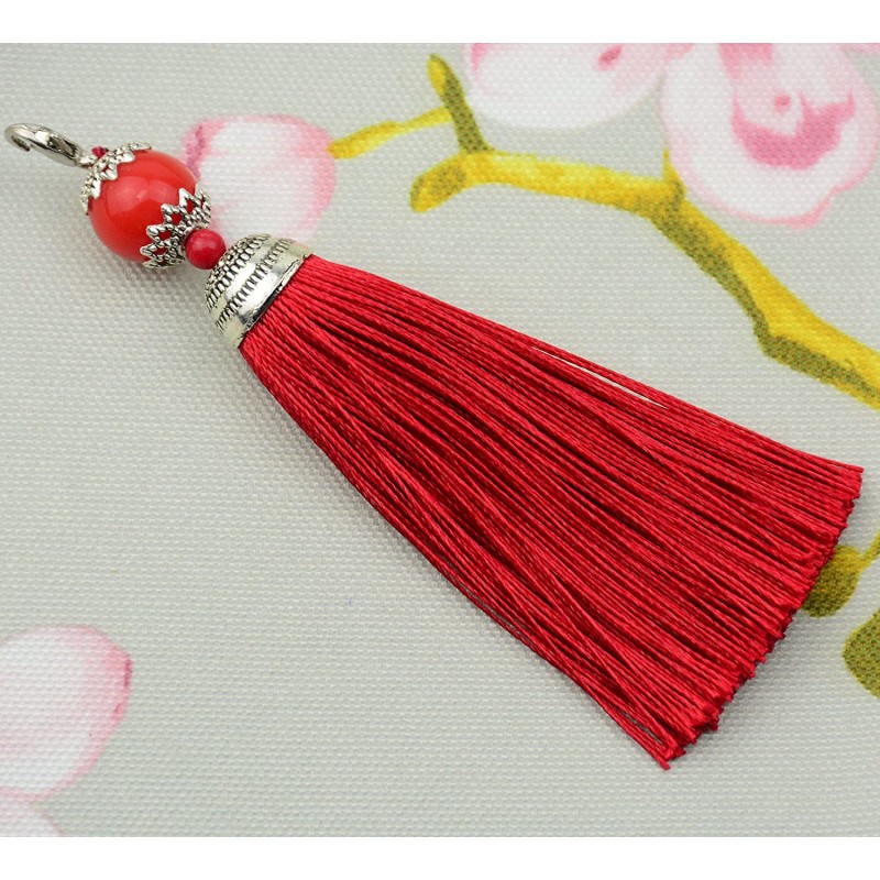 Pompon gland, rouge ,16 cm avec perles & métaux argenté de Couture ...